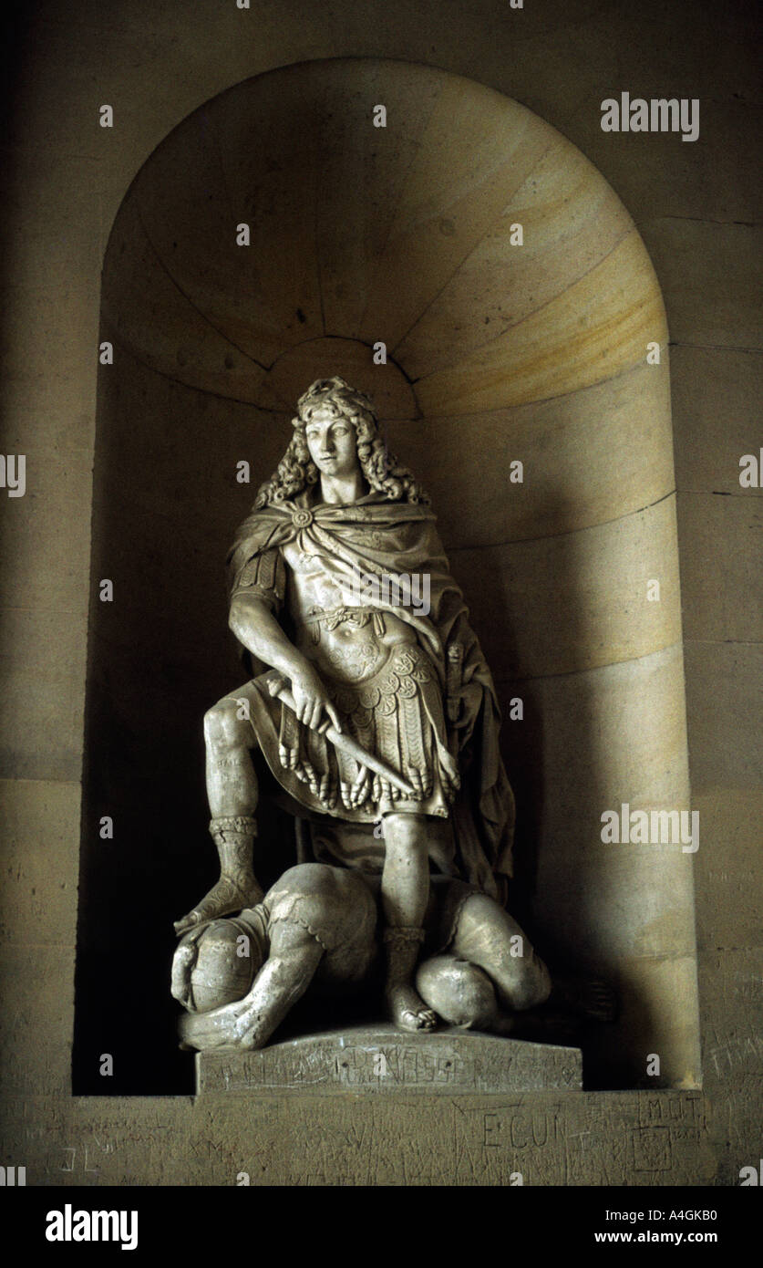 France Paris classical statue in the Louvre Stock Photo - Alamy