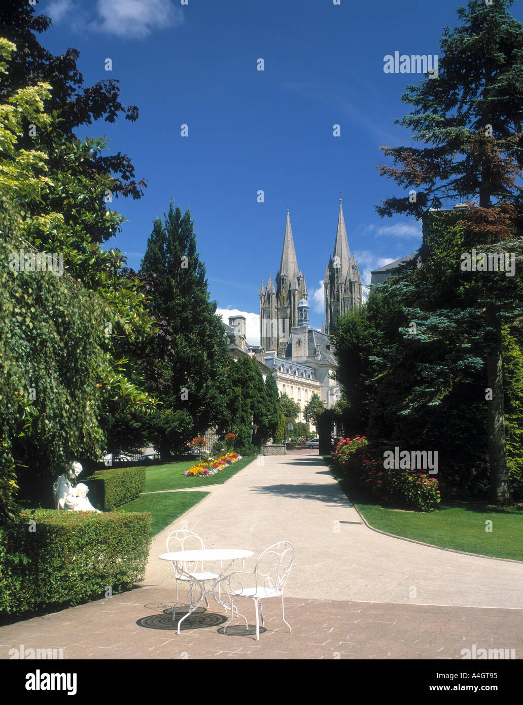 Manche table hi-res stock photography and images - Alamy