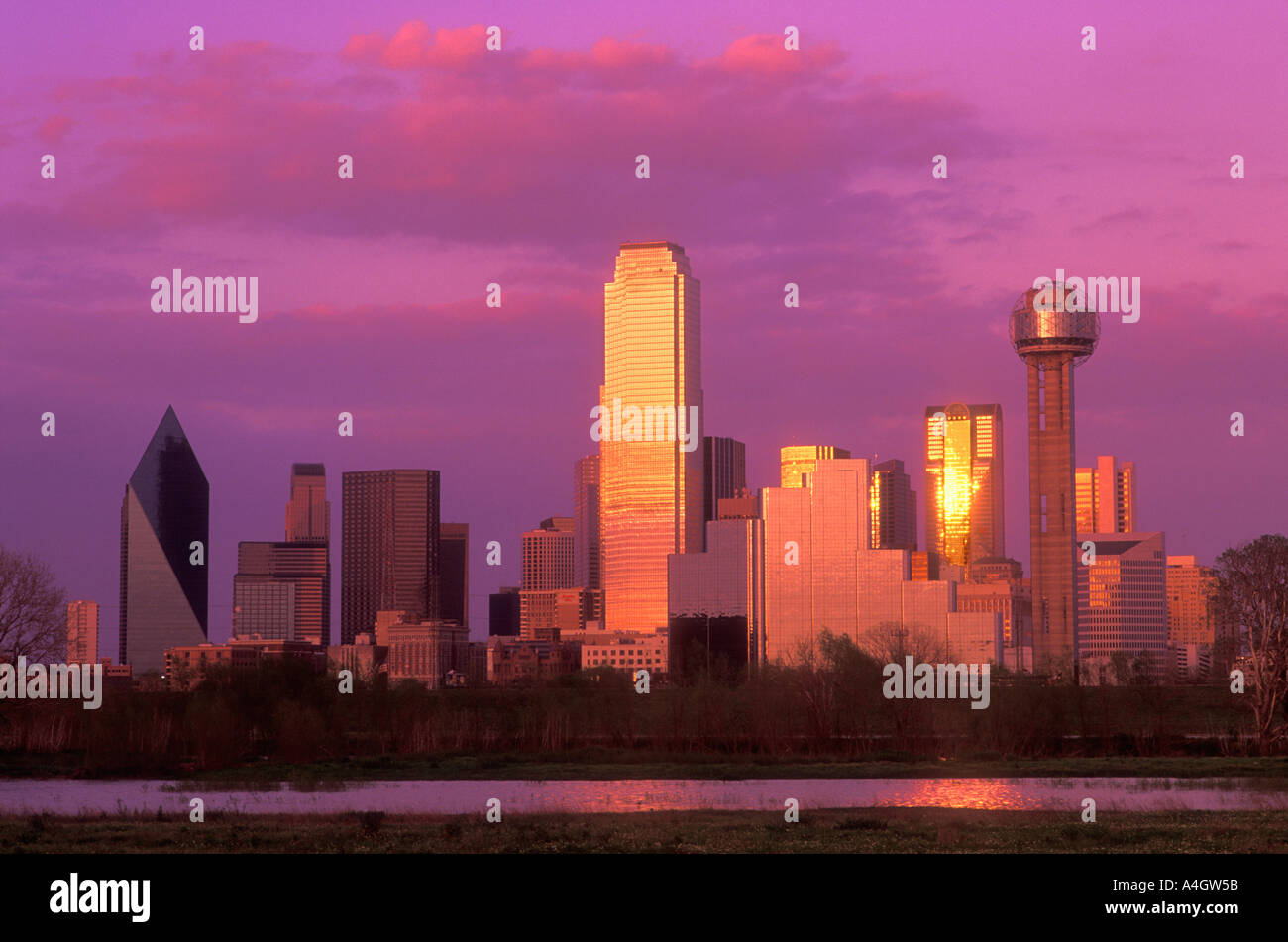 Skyline At Sunset, Dallas, Texas, U.S.A Stock Photo - Alamy