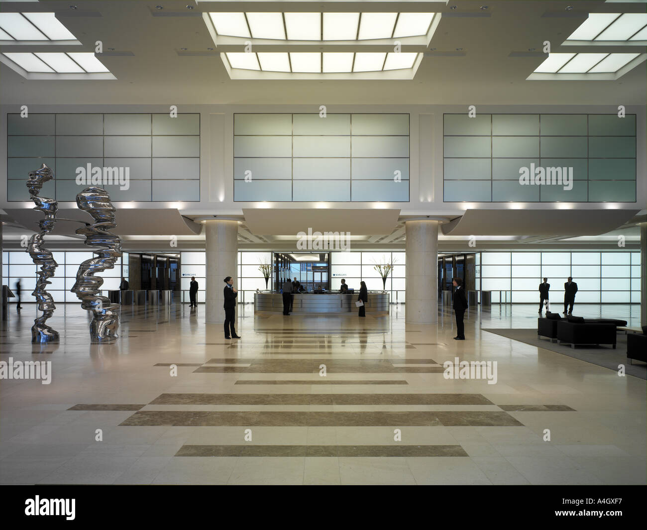 Barclays canary wharf interior hi-res stock photography and images - Alamy