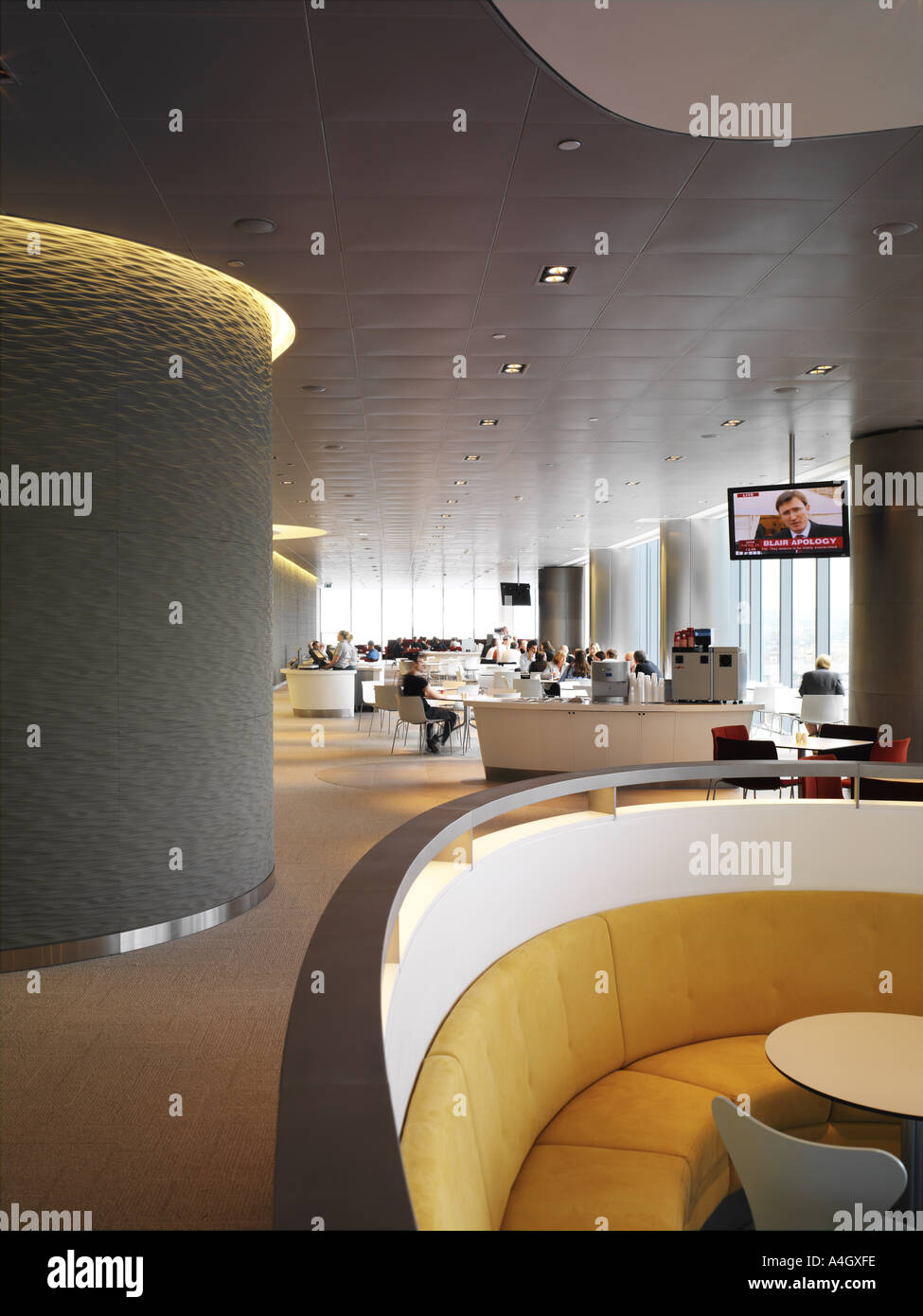 Barclays canary wharf interior hi-res stock photography and images - Alamy