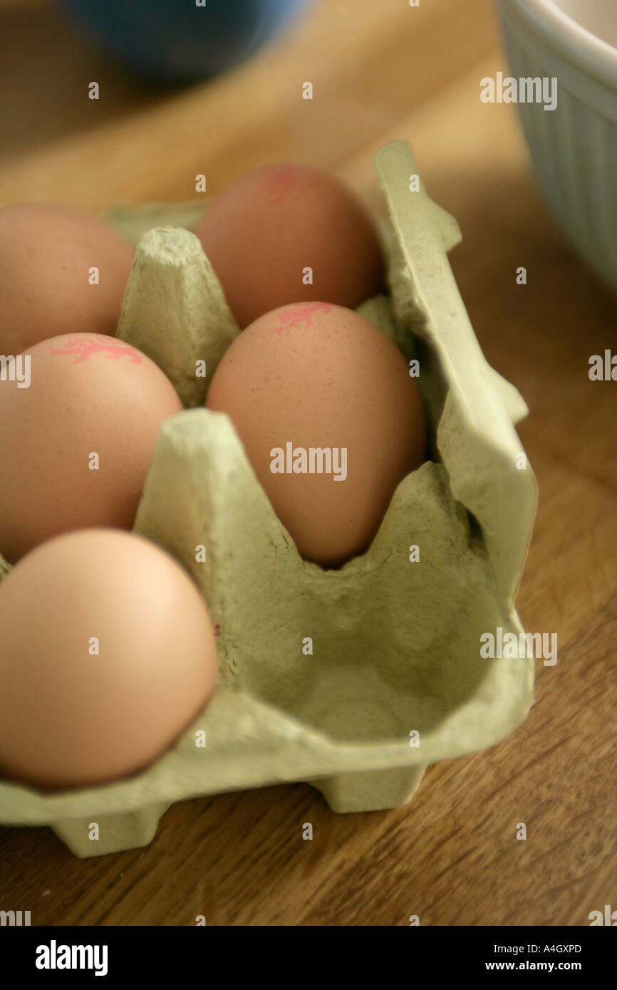 Box eggs missing hi-res stock photography and images - Alamy