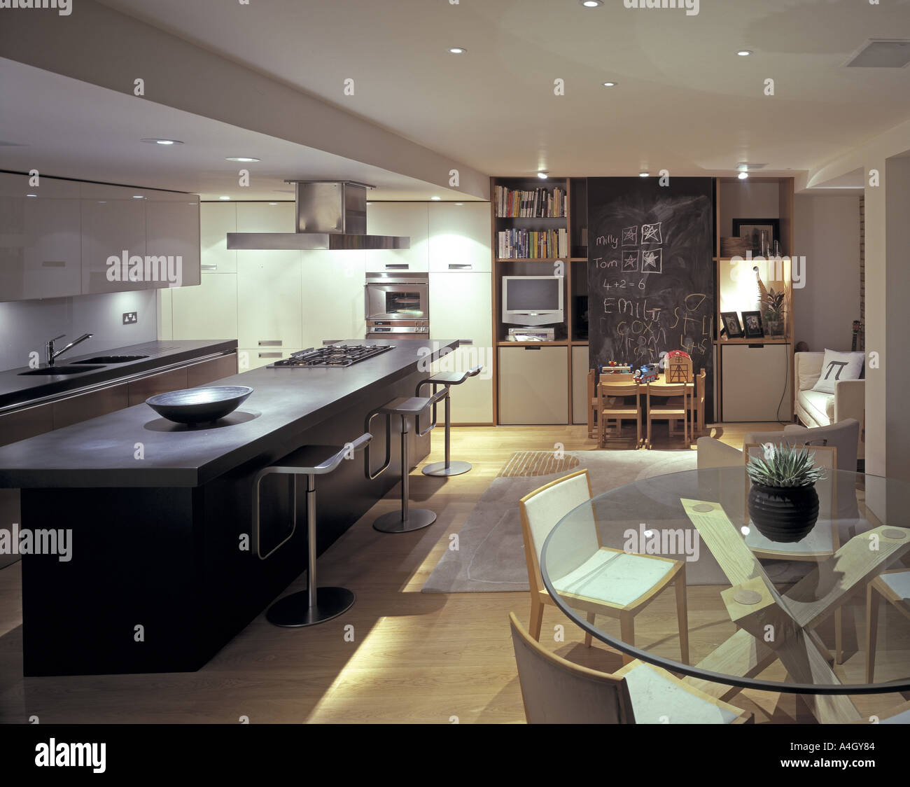 Pent house apartment hi-res stock photography and images - Alamy