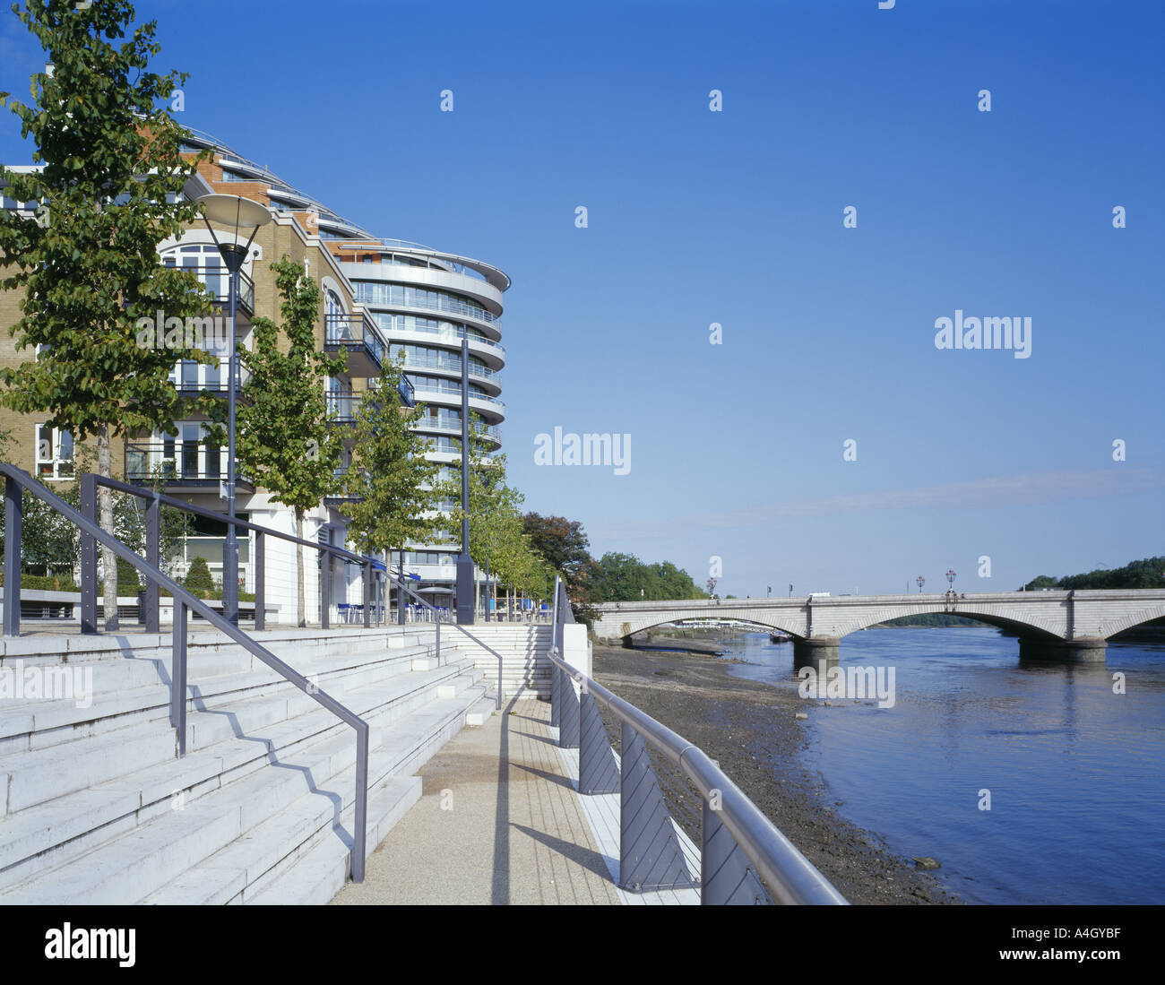 Doors putney hi-res stock photography and images - Alamy
