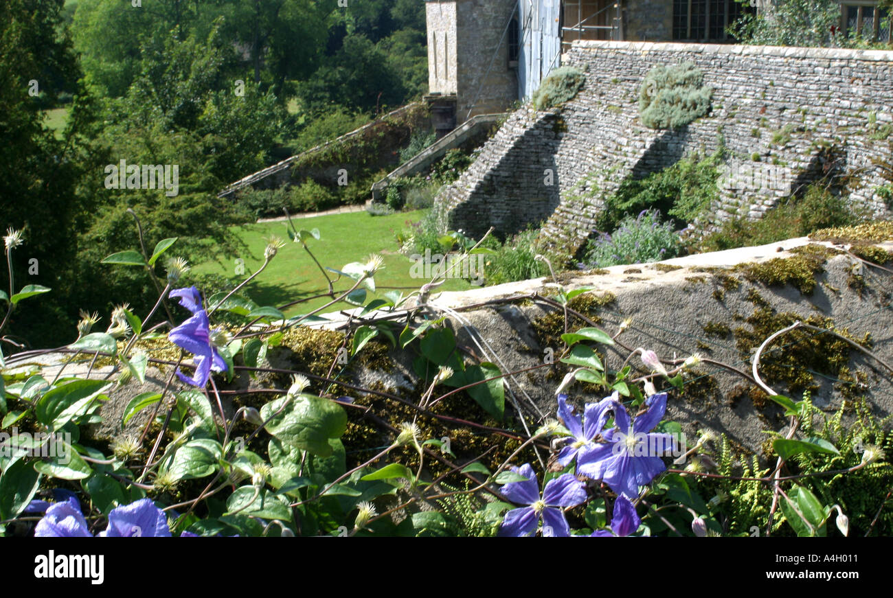 Haddon hall tudor architecture hi-res stock photography and images - Alamy