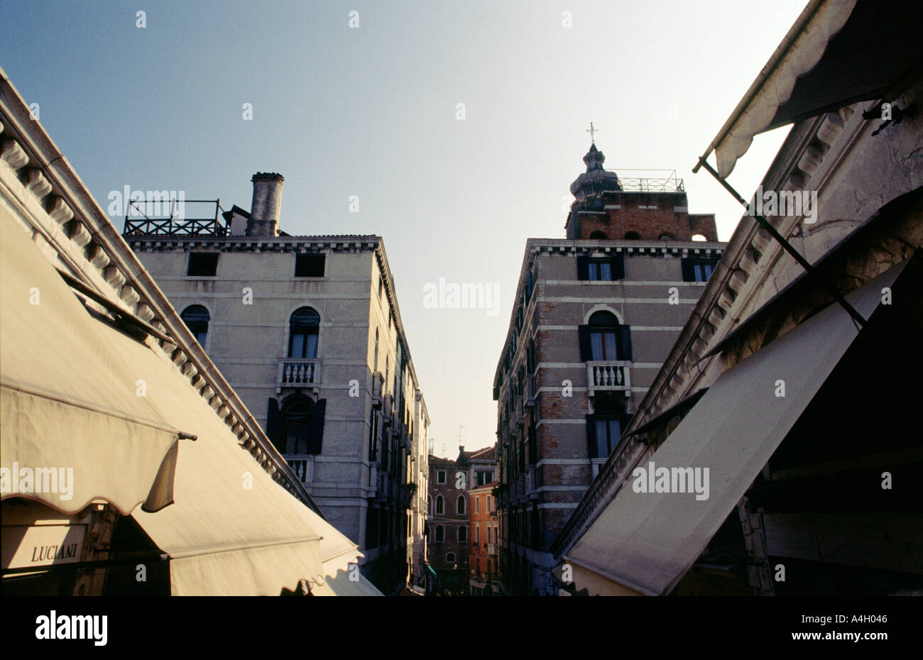 Rialto Bridge Grand Canal looking up at the jewellery and souvenirs ...