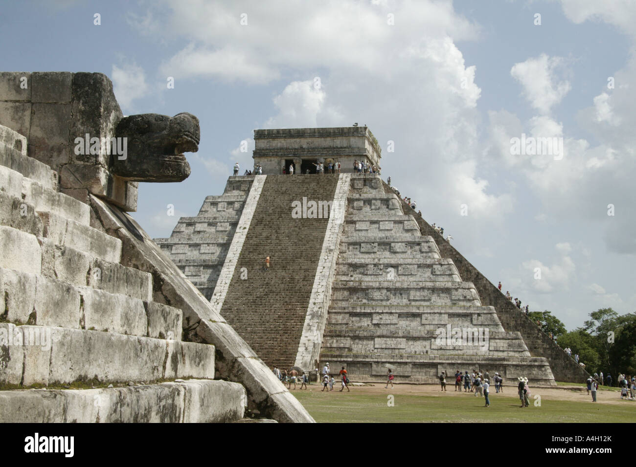 Maya, Castillo, Kukulcan-Pyramid in Chichen Itza, Yucatan, Mexico ...