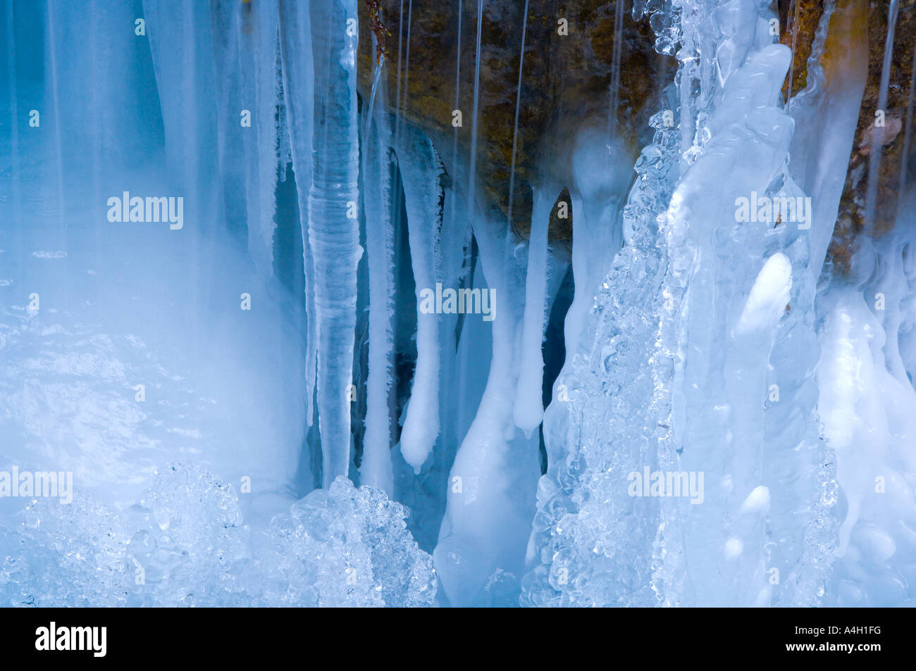 Frozen waterfall ice water dripping hi-res stock photography and images ...