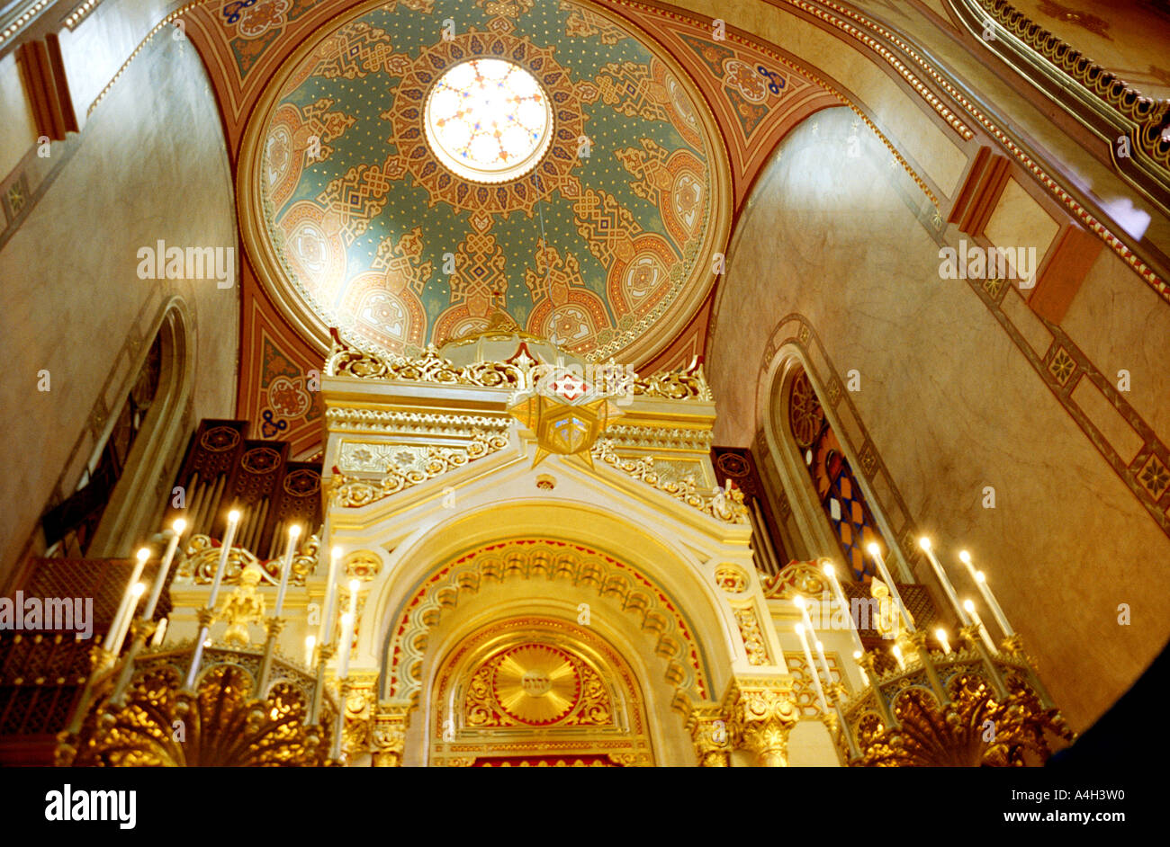 Interiors of the Dohany Street Synagogue or Great Synagogue in Budapest ...