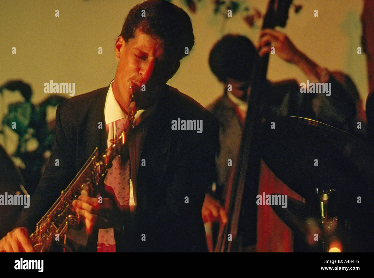 American male musicians hi-res stock photography and images - Alamy