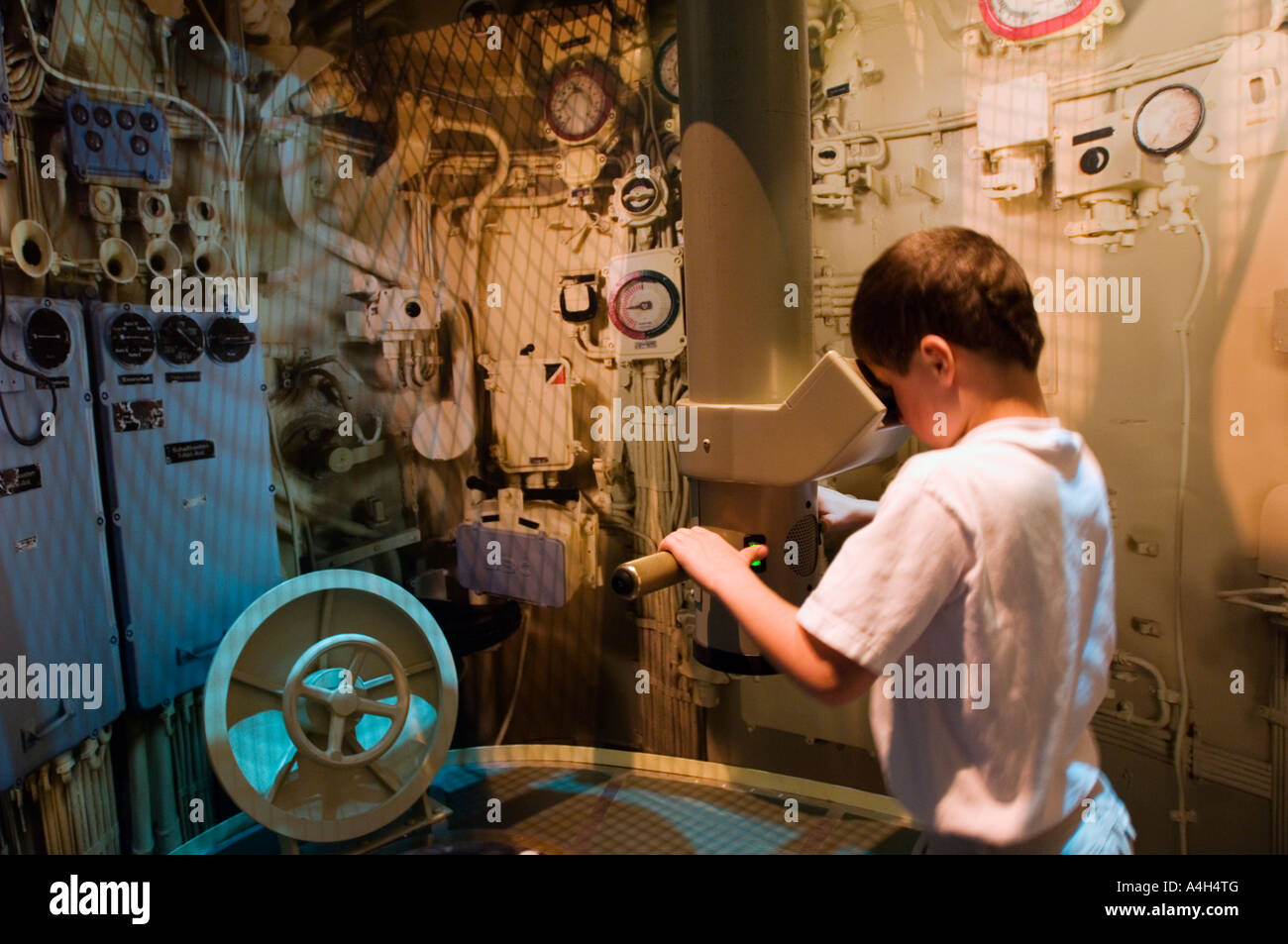 Submarine periscope hi-res stock photography and images - Alamy