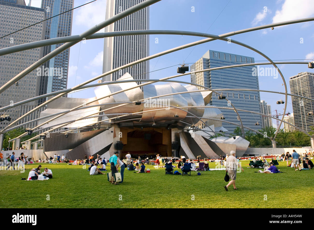 The millennium park chicago hi-res stock photography and images - Alamy