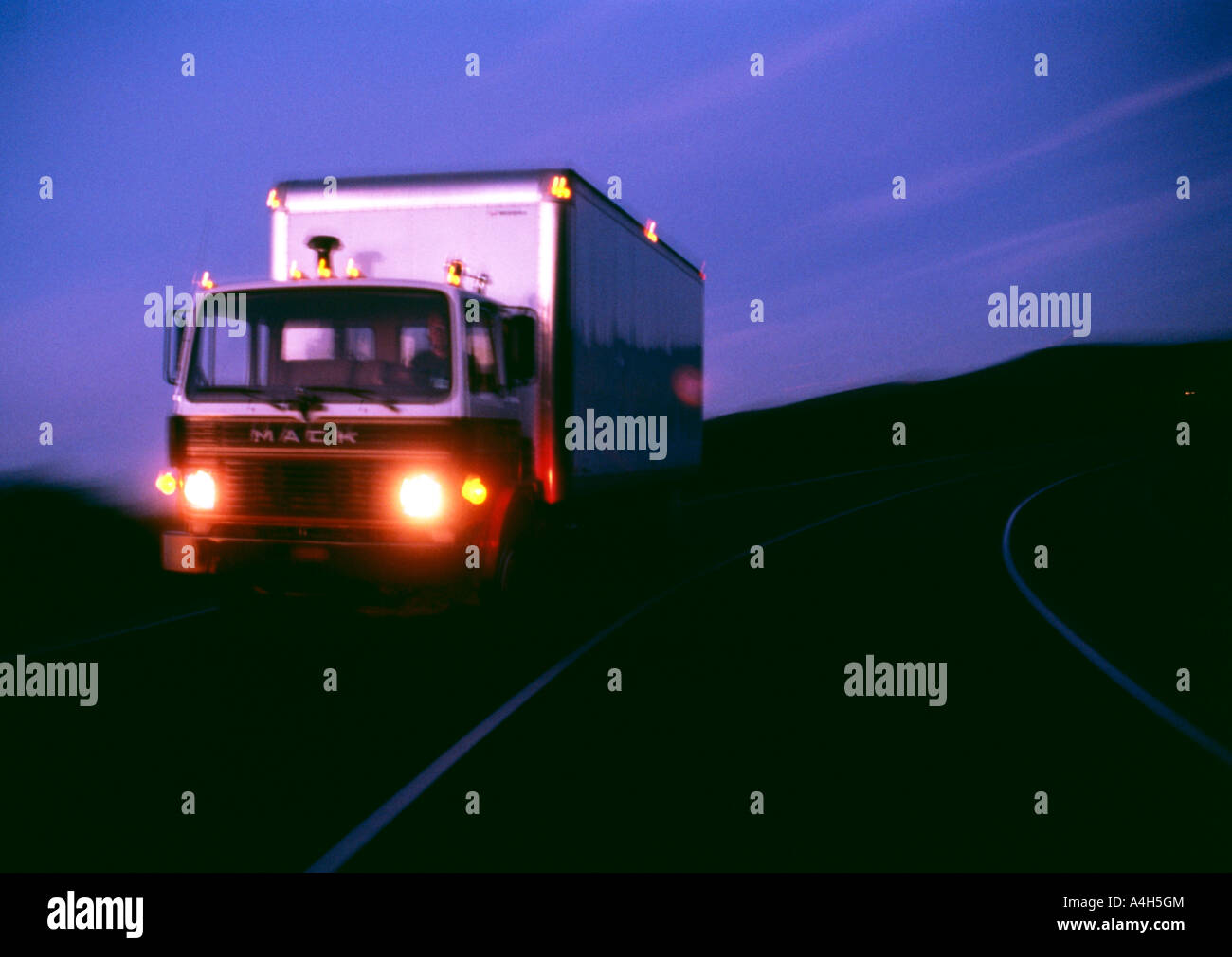 Mack truck hi-res stock photography and images - Alamy