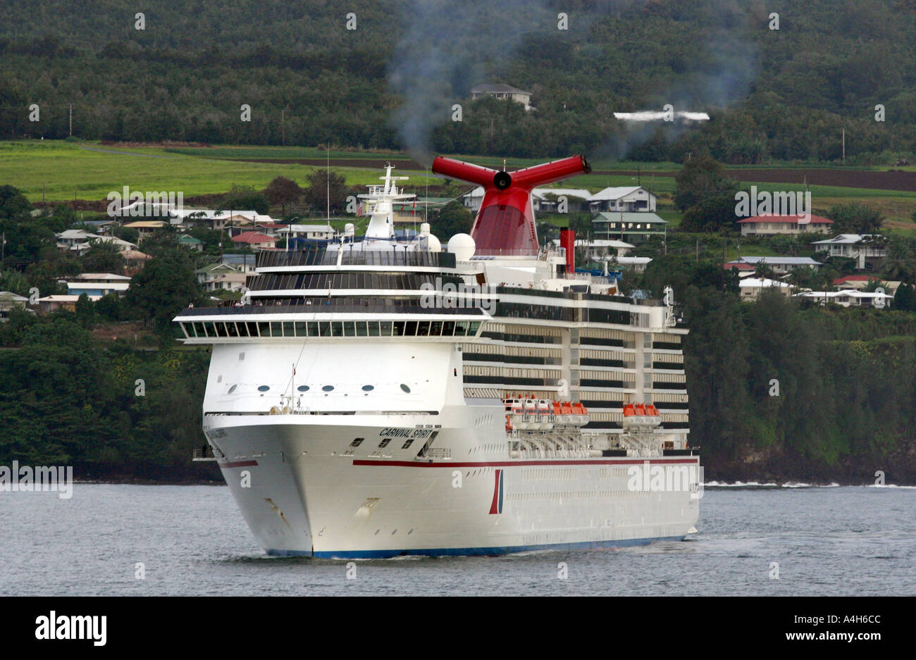 Hilo harbor hi-res stock photography and images - Alamy