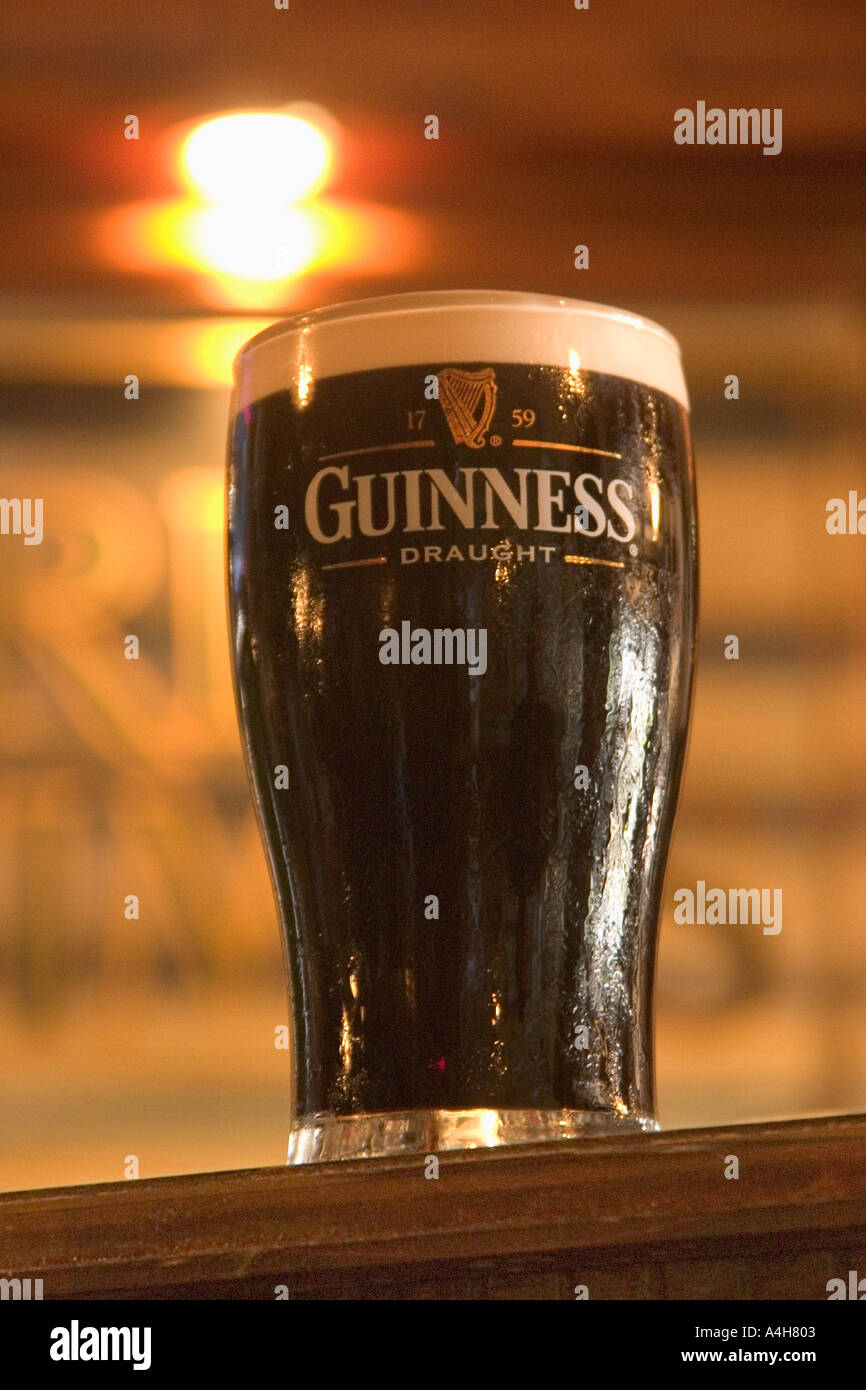 Guinness pint pub hi-res stock photography and images - Alamy