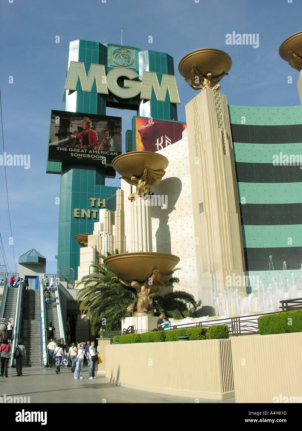 Mgm lion entrance mgm hotel hi-res stock photography and images - Alamy