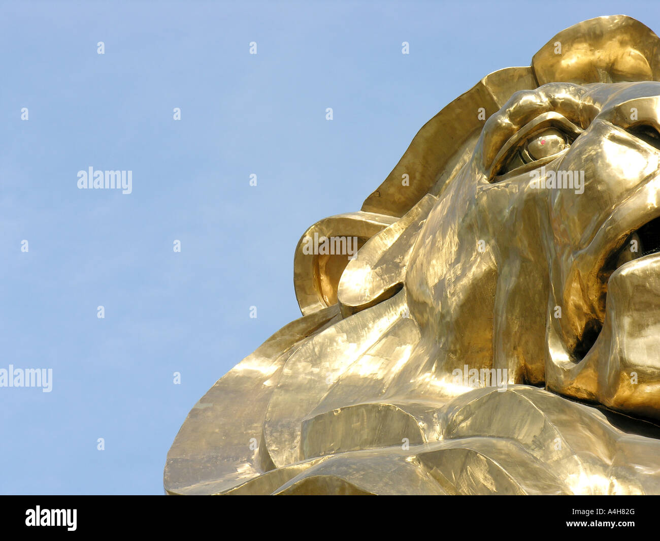 Mgm lion entrance mgm hotel hi-res stock photography and images - Alamy