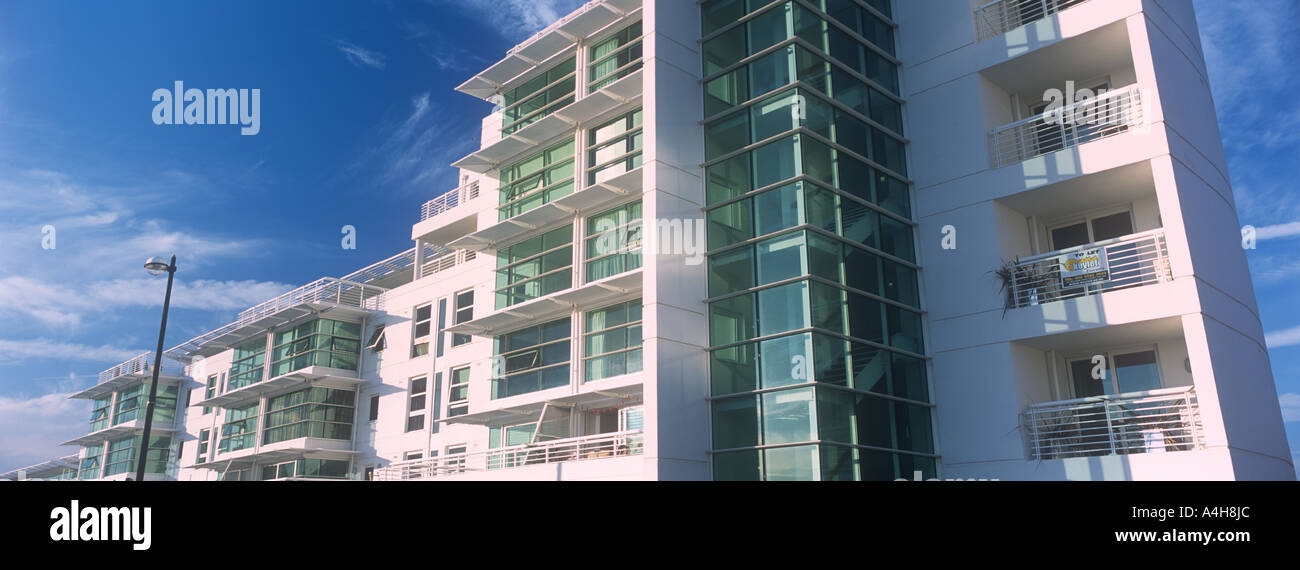 Modern apartment block cardiff hi-res stock photography and images - Alamy