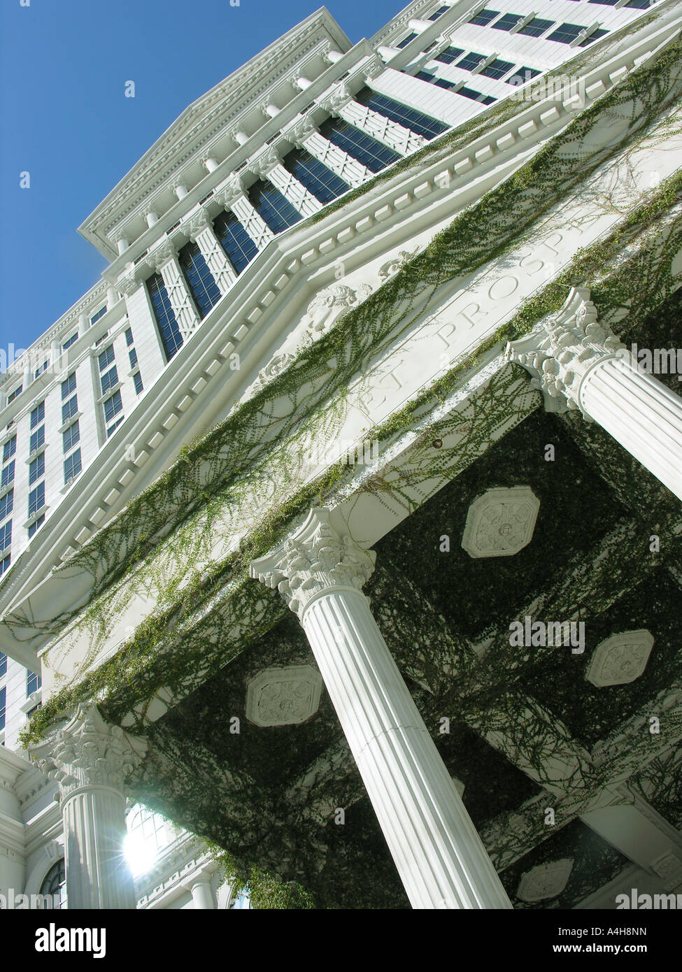 Las vegas blue sky column hi-res stock photography and images - Alamy