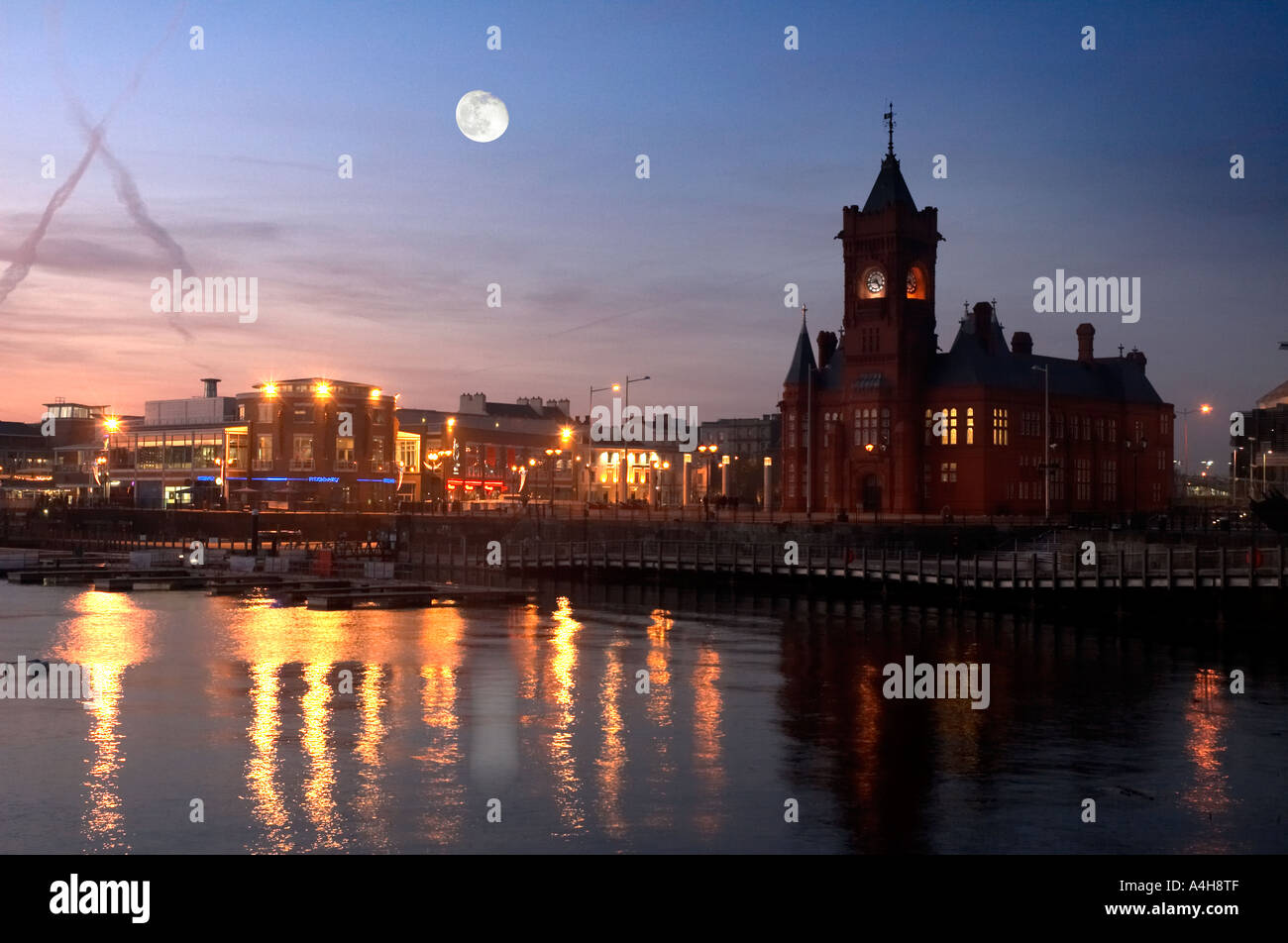 Pierhead building reflected hi-res stock photography and images - Alamy