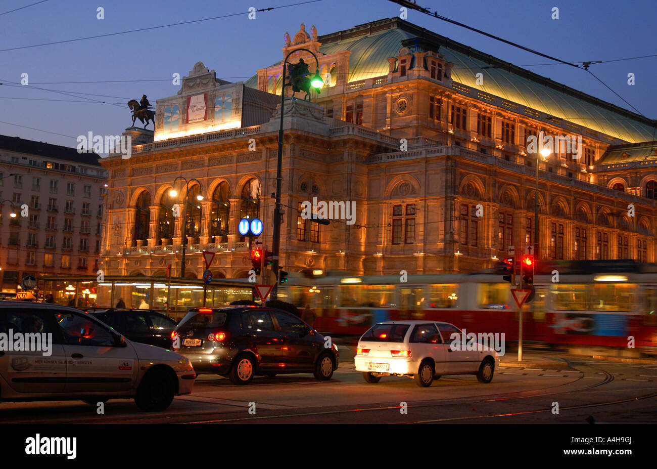 The State Opera House at night Vienna Austria Stock Photo - Alamy