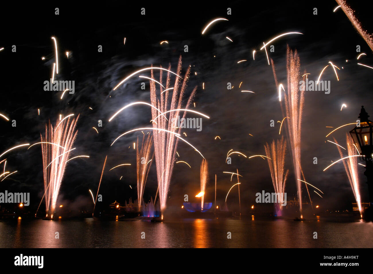 Fire fountains hi-res stock photography and images - Alamy