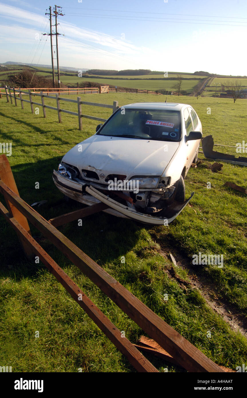 Car crash through fence britain hi-res stock photography and images - Alamy