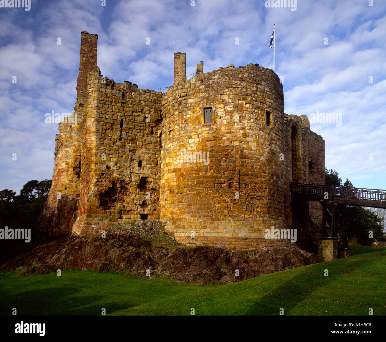 Dirleton castle hi-res stock photography and images - Alamy