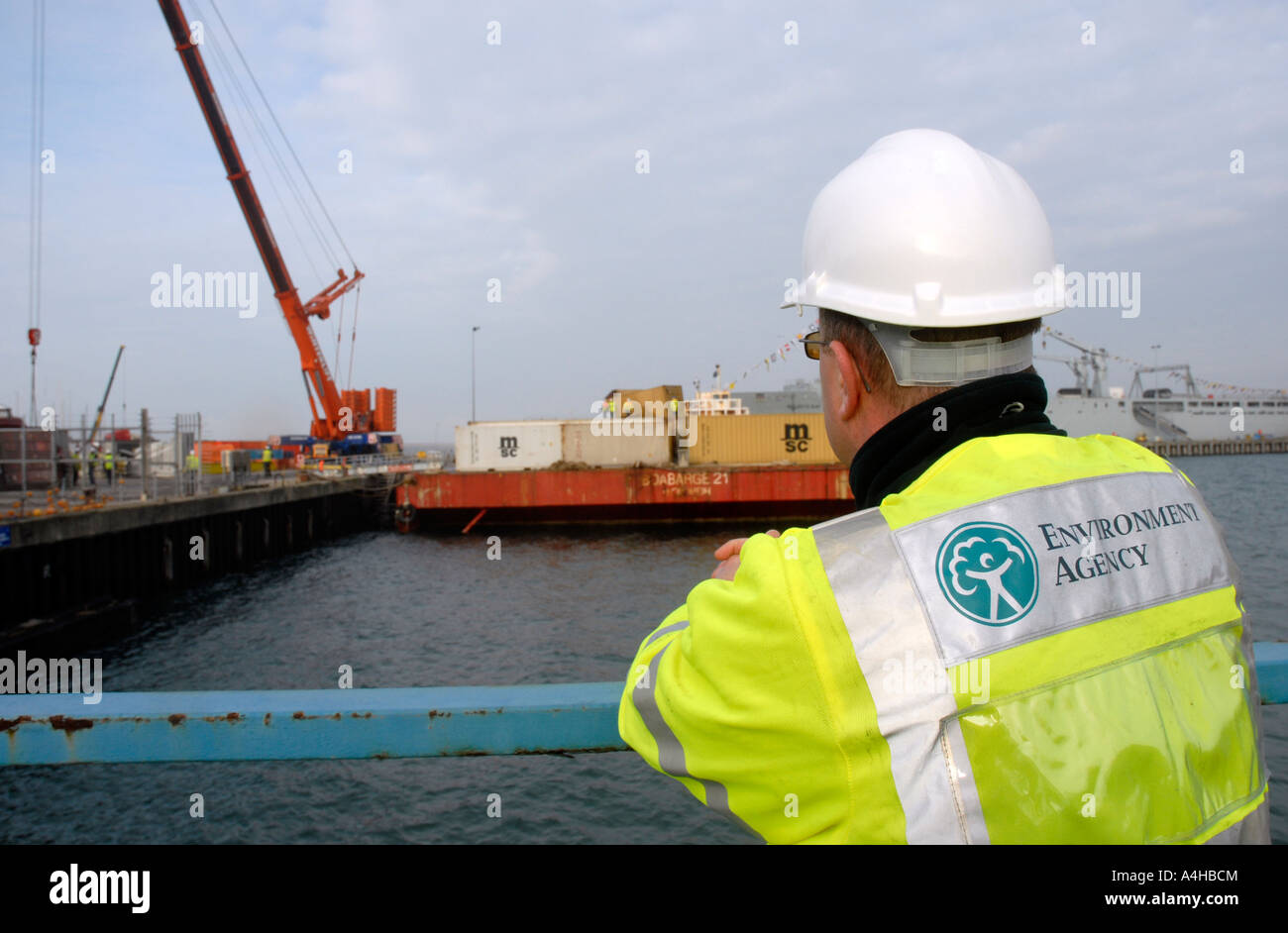 Capsized shipping container hi-res stock photography and images - Alamy