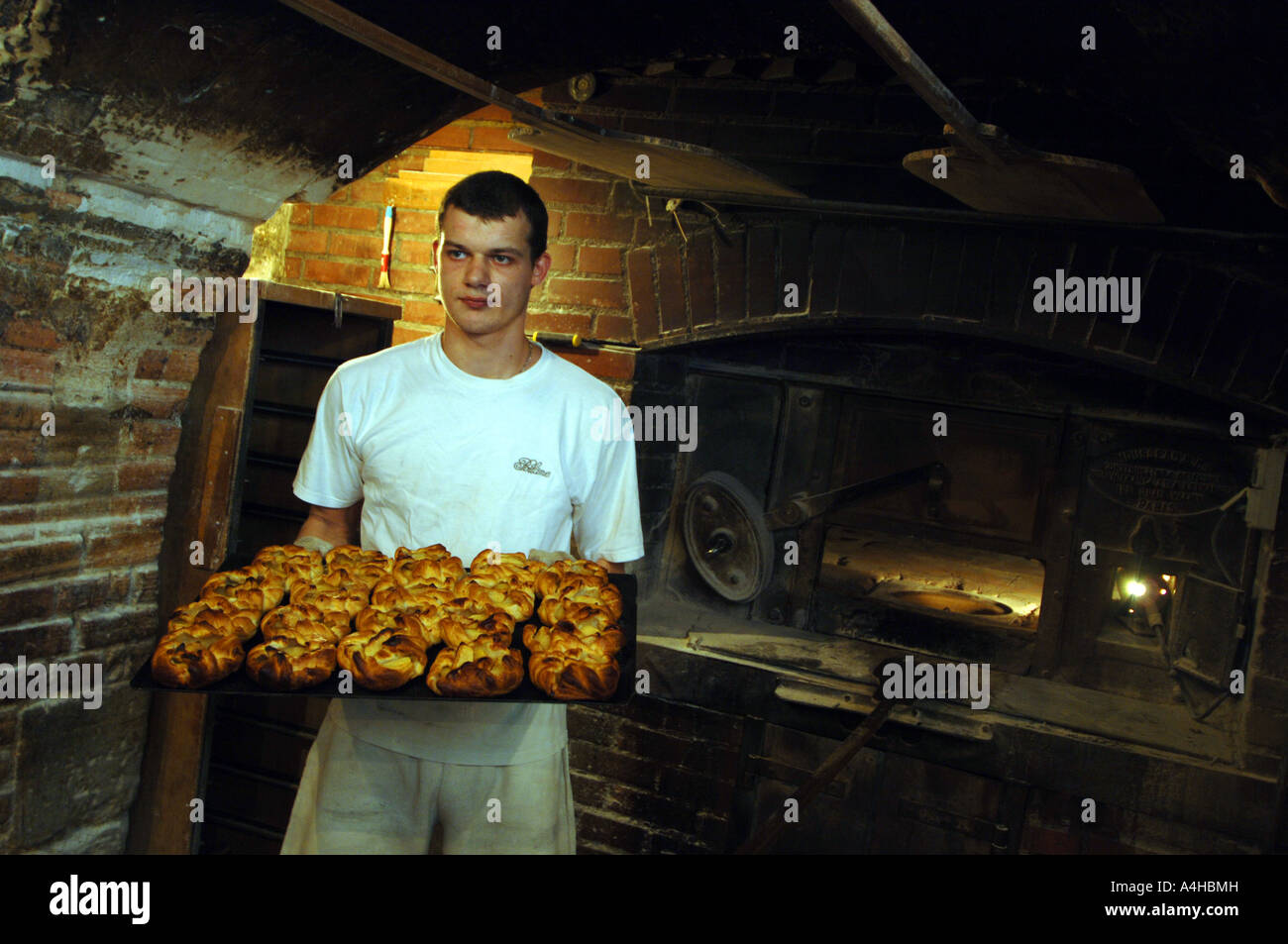 Old fashioned bread shop hi-res stock photography and images - Alamy