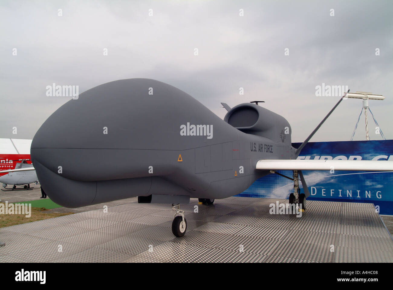 Northrop grumman global hawk hi-res stock photography and images - Alamy