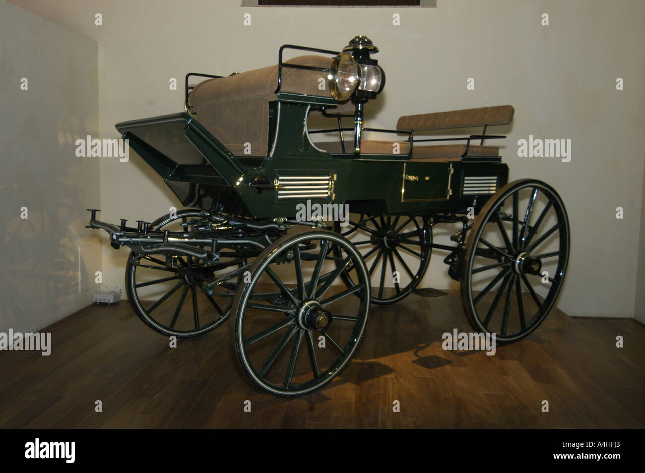 Hunting break carriage Binder XIX 19 century Carriage Museum Jerez de ...