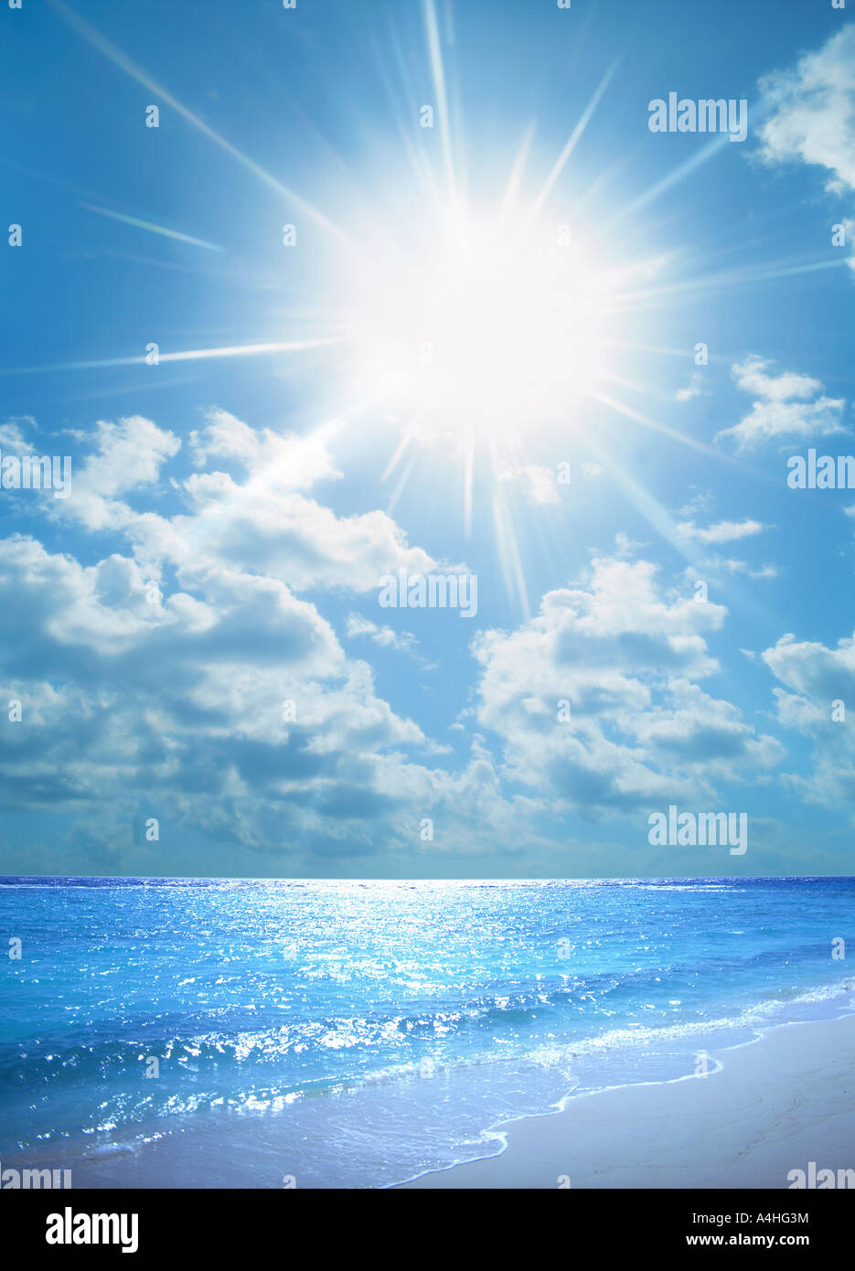 The sun shining over the ocean Stock Photo - Alamy