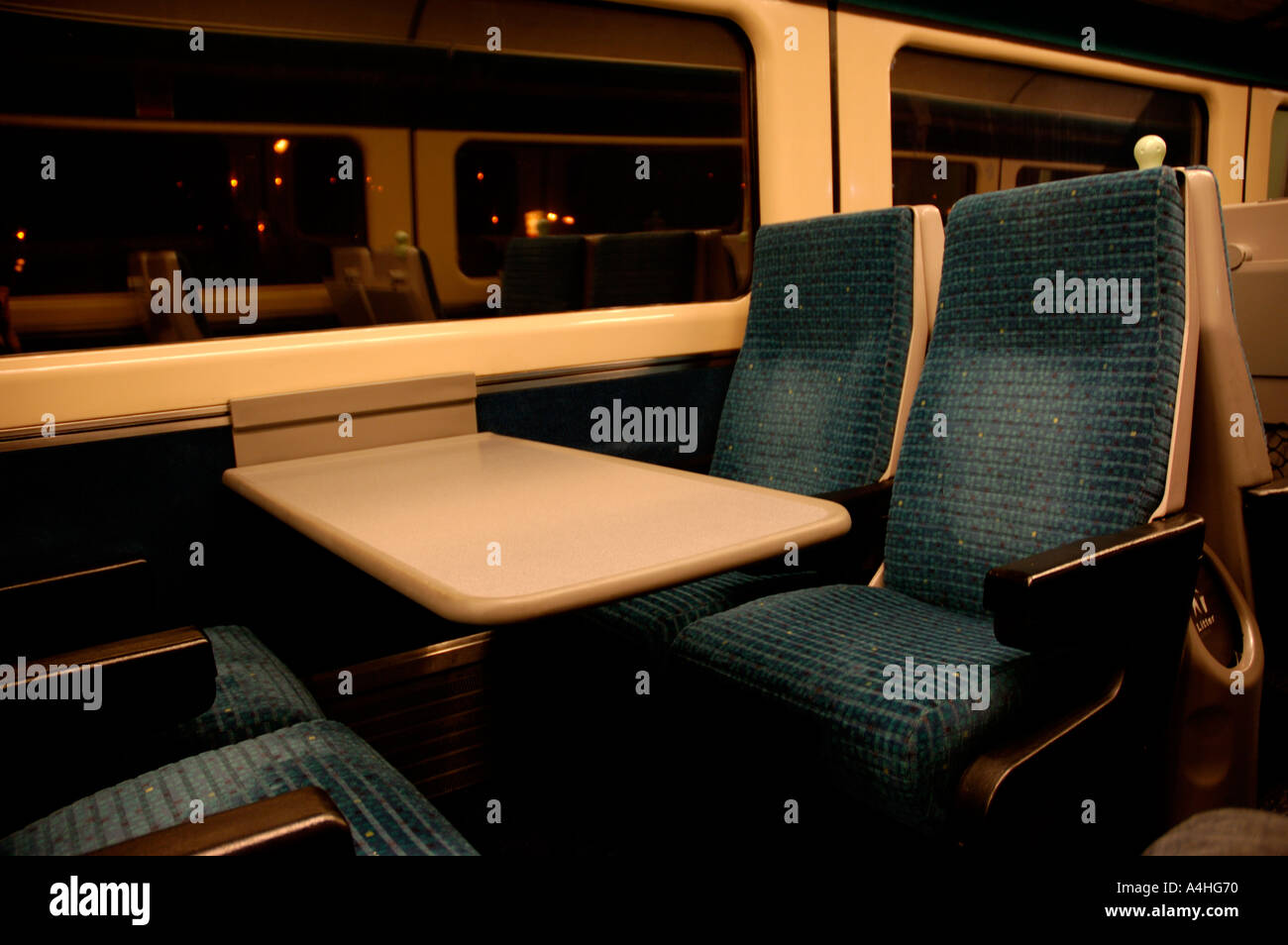 British train carriage hi-res stock photography and images - Alamy