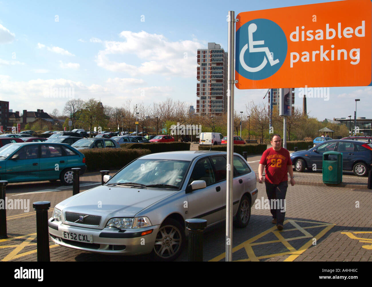 DISABLED CAR PARK IN FRONT OF SHOPING CENTER Stock Photo - Alamy