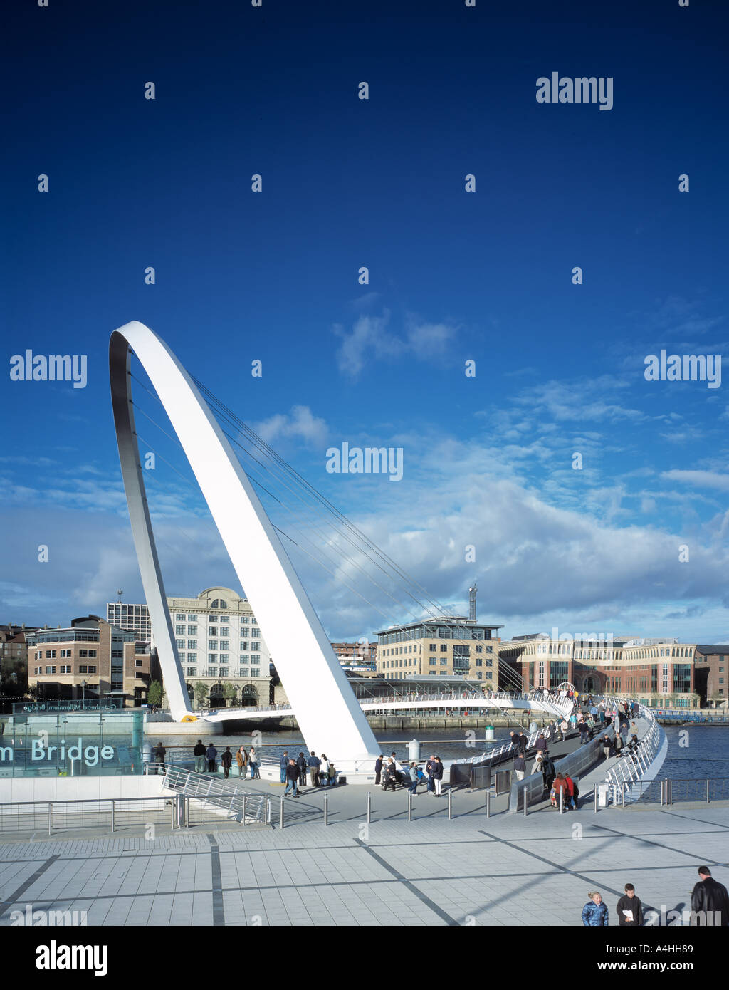 U k millenium bridge hi-res stock photography and images - Alamy