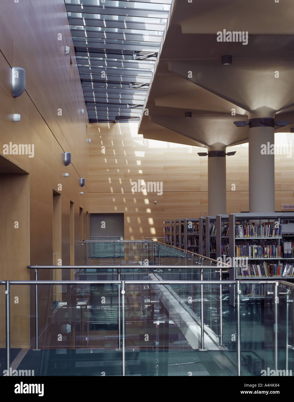 JUBILEE LIBRARY FIRST FLOOR BRIDGE TO LIBRARY SPACE Stock Photo - Alamy