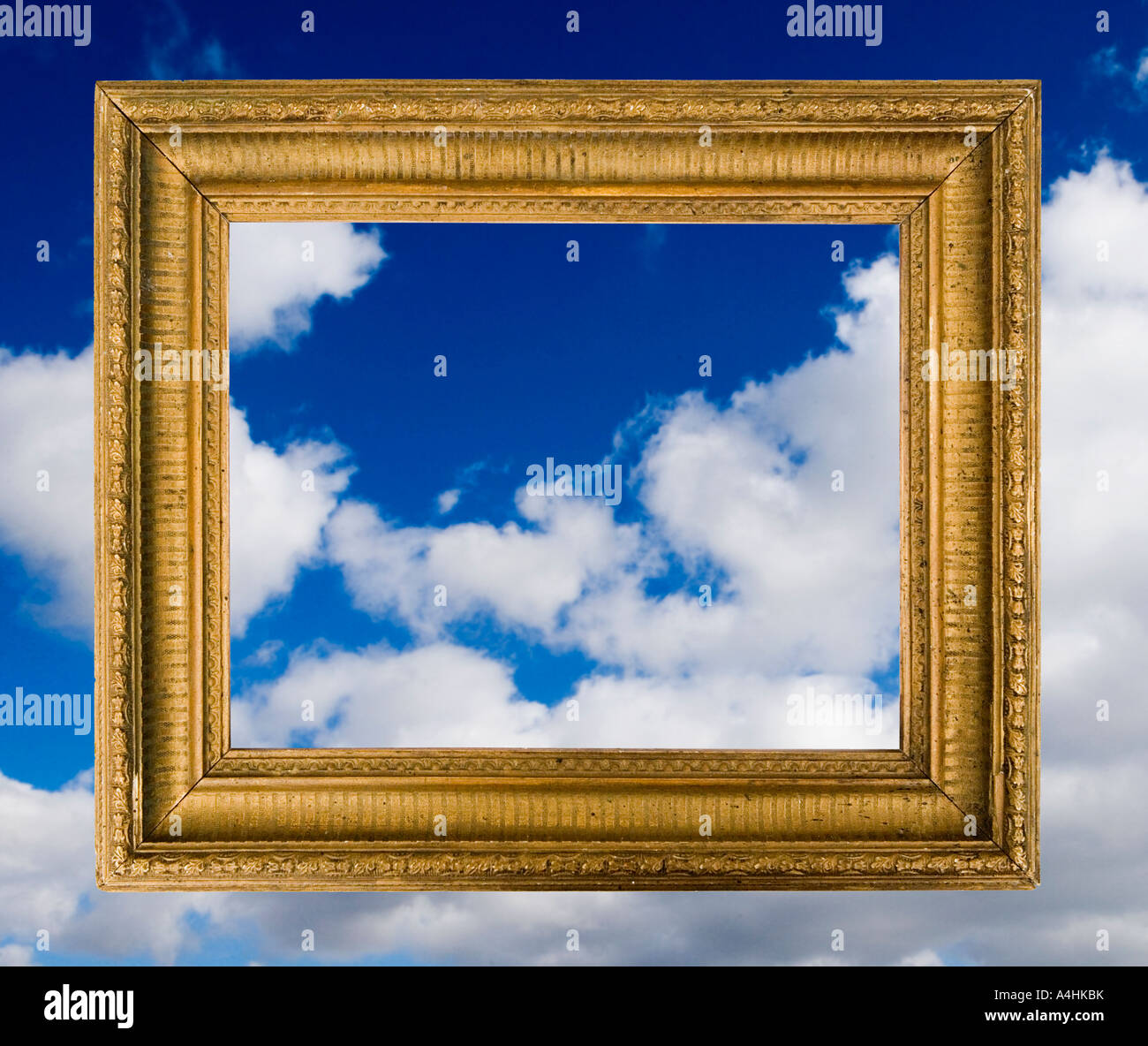 Gilt picture frame hi-res stock photography and images - Alamy