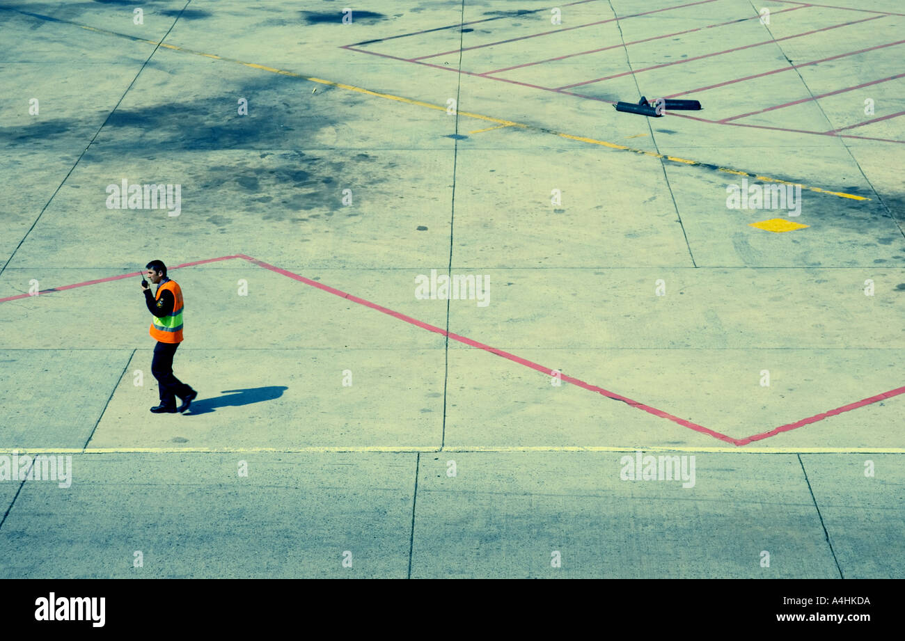 Airport middle east ground crew hi-res stock photography and images - Alamy