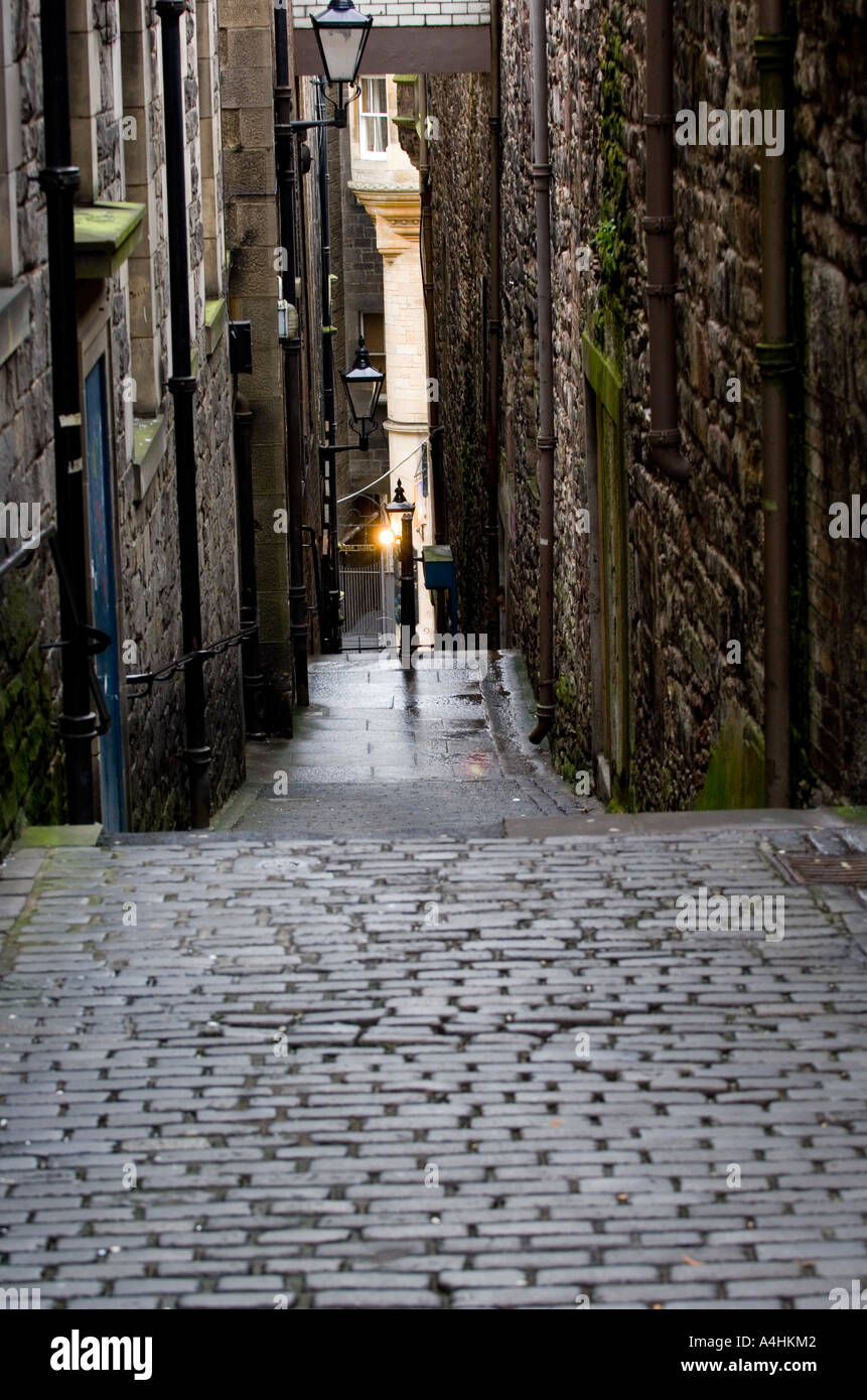 Edinburgh alley hi-res stock photography and images - Alamy
