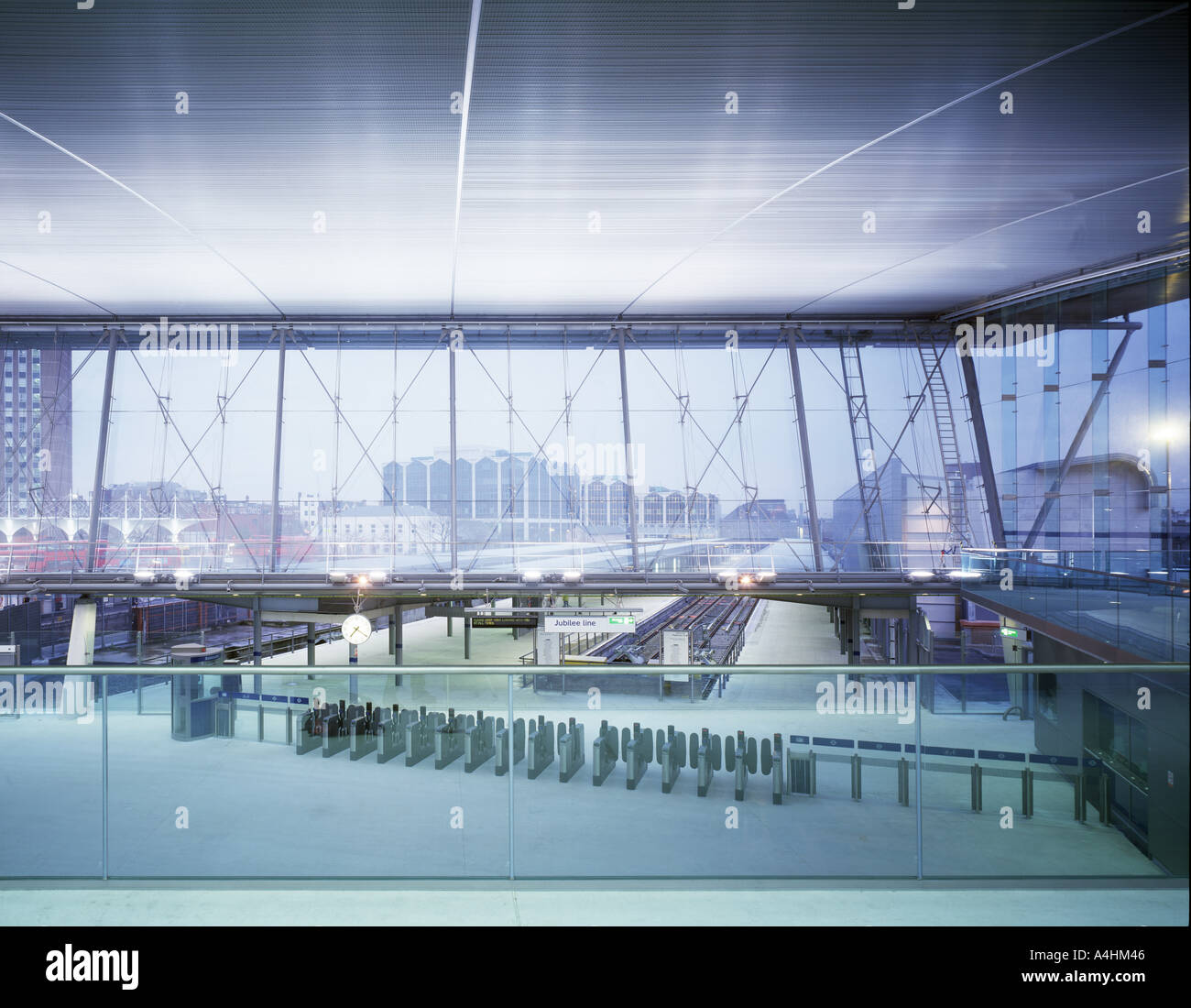 STRATFORD UNDERGROUND STATION - JUBILEE LINE, LONDON, UK Stock Photo ...