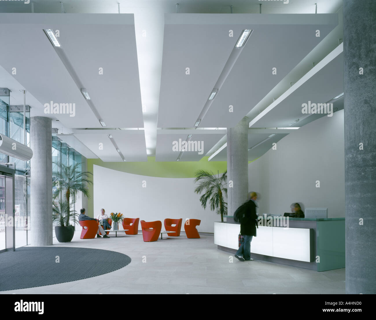London reception area seating hi-res stock photography and images - Alamy
