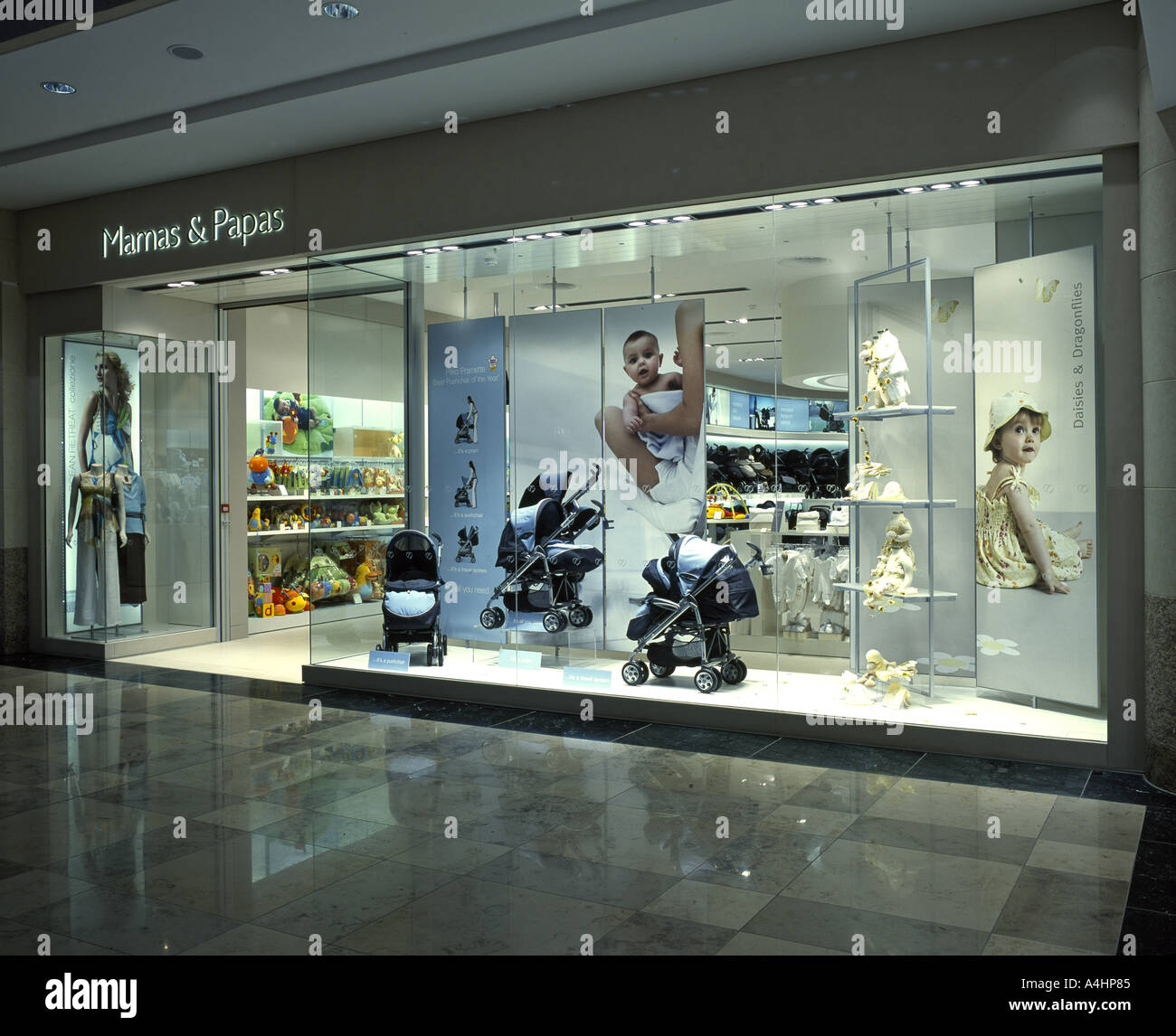 Pappas store hi-res stock photography and images - Alamy