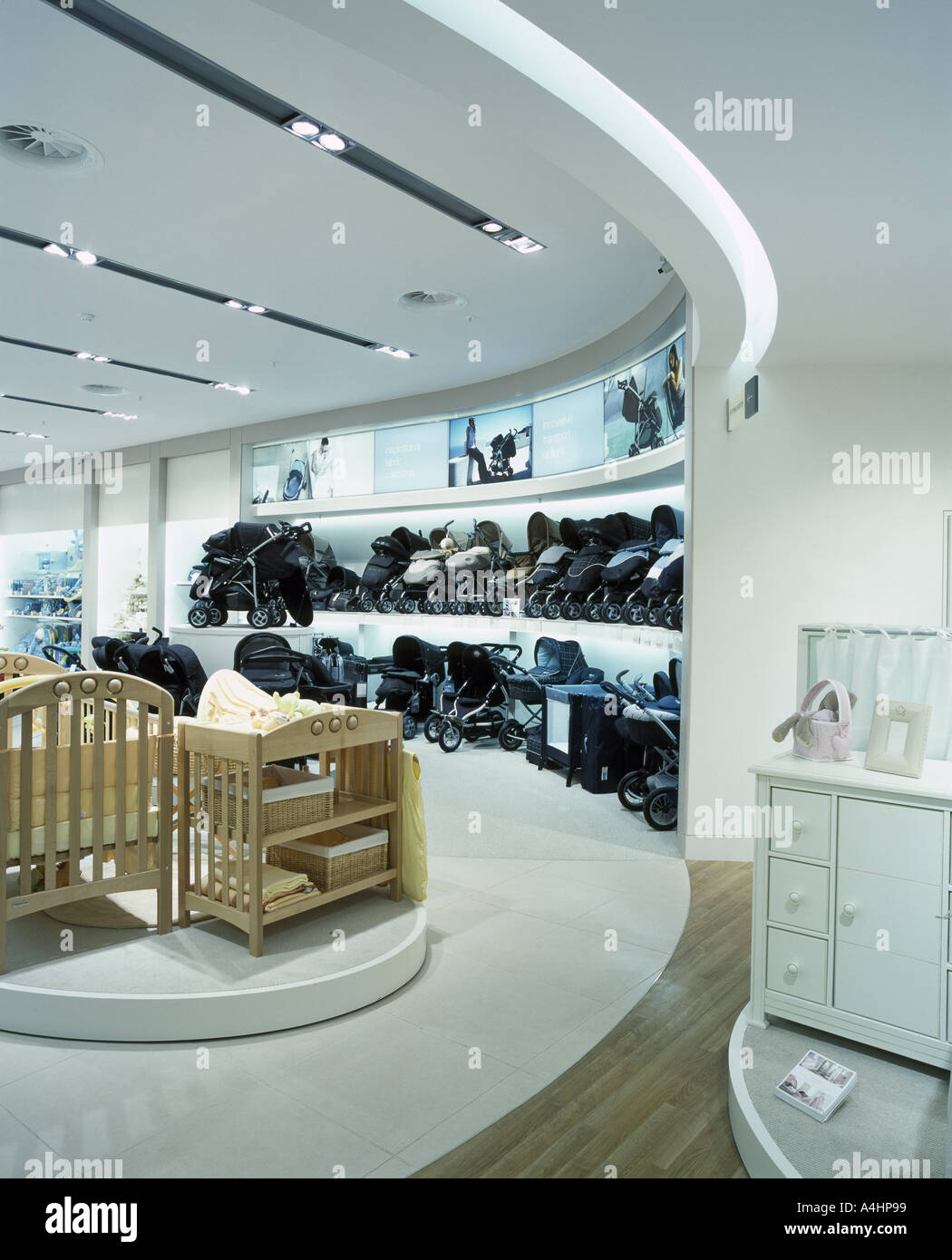 Pappas store hi-res stock photography and images - Alamy