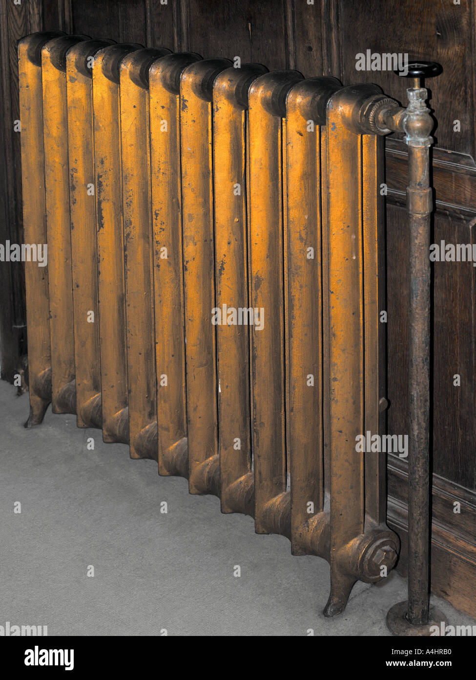 Cast iron radiator hi-res stock photography and images - Alamy