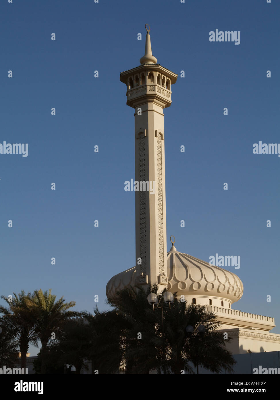 Dubai crescent moon tower hi-res stock photography and images - Alamy