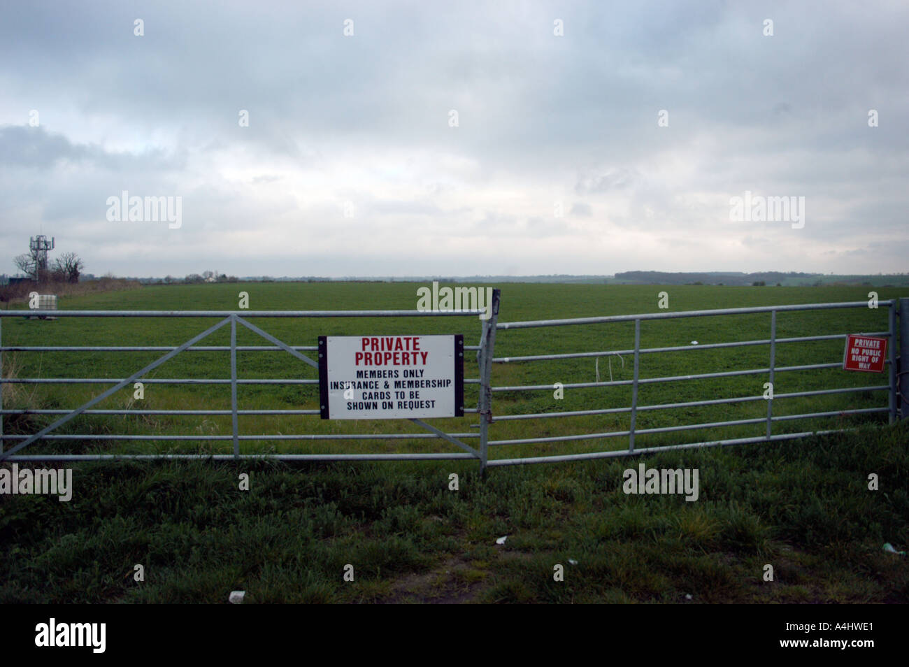 Membership cards hi-res stock photography and images - Alamy