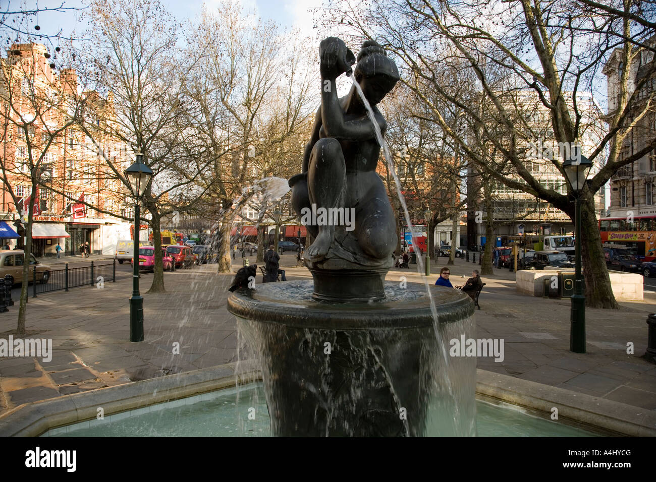 Sloane Square statue Stock Photo - Alamy