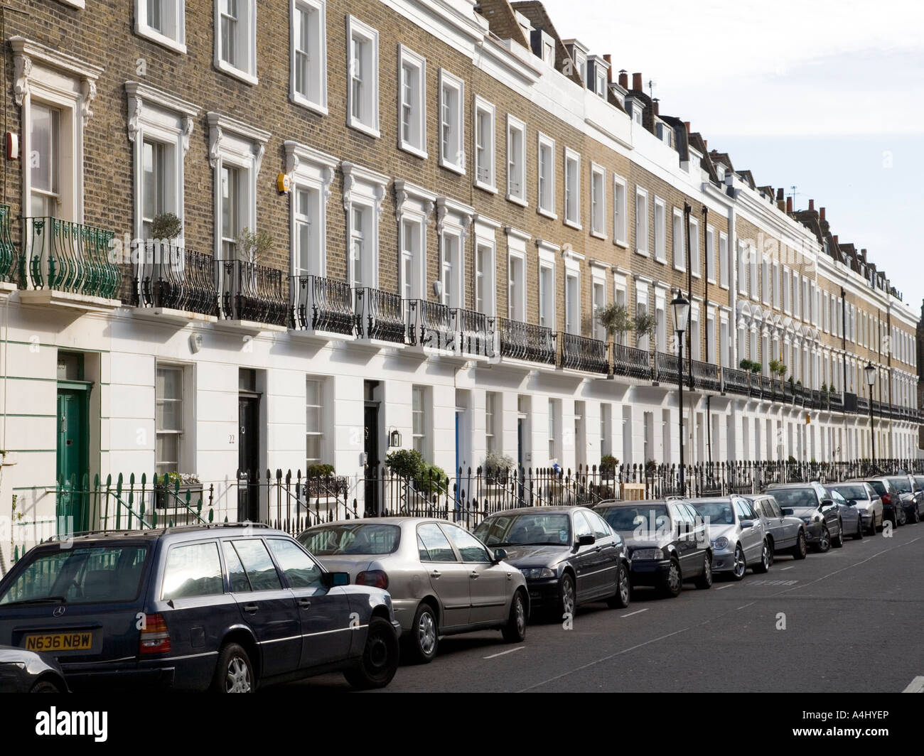 Front doors chelsea london hi-res stock photography and images - Alamy