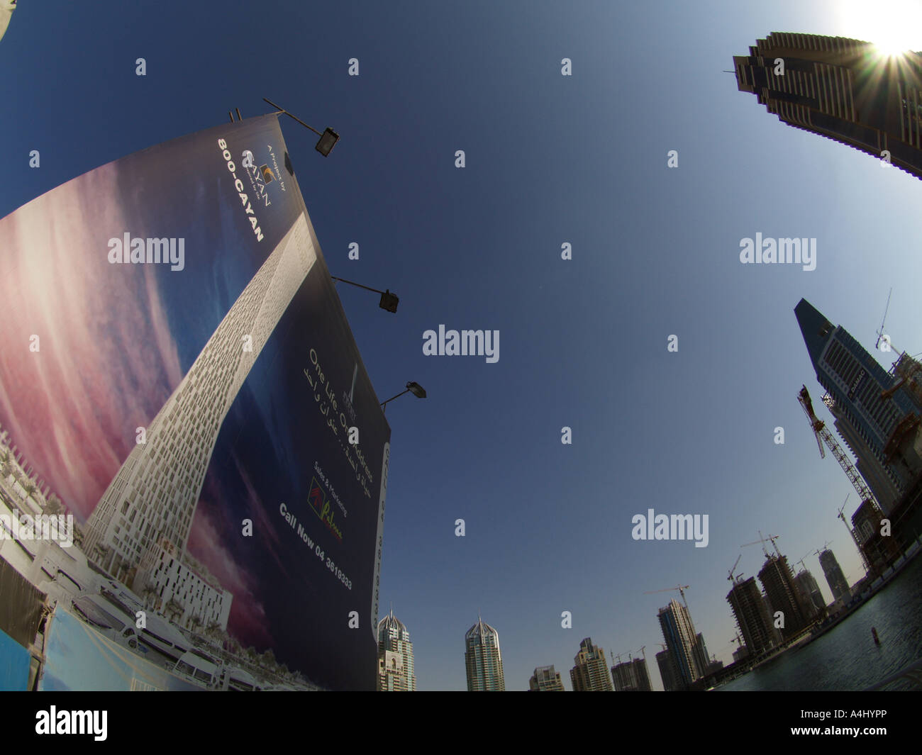 Dubai tower building construction hi-res stock photography and images ...